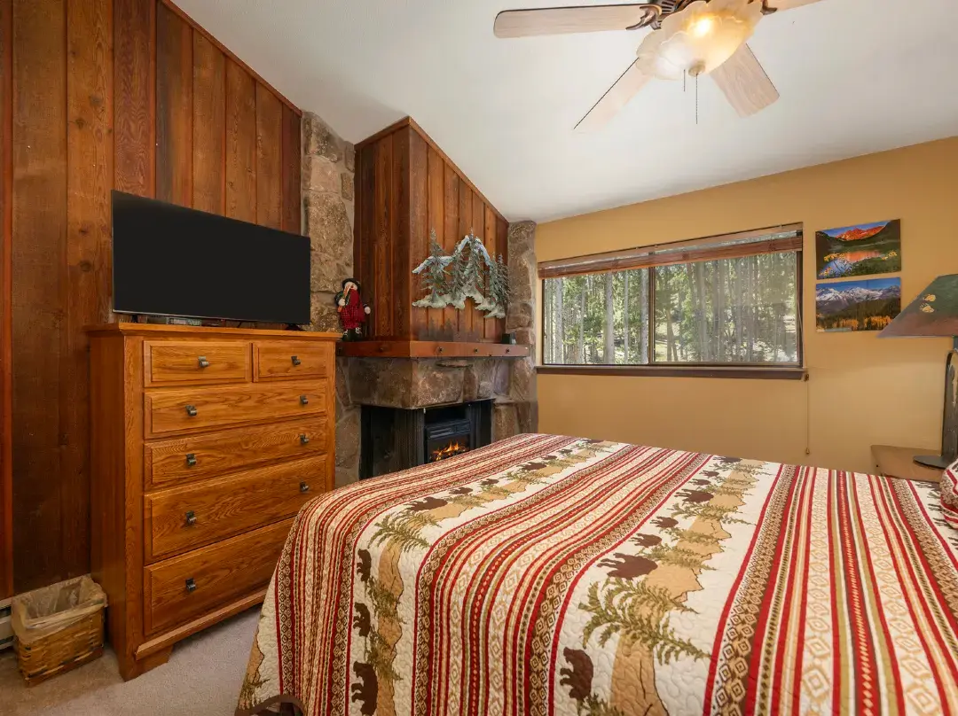 Mountain Retreat With Cozy Fireplace And Deck - Inviting Tranquil Escape - Winter Park