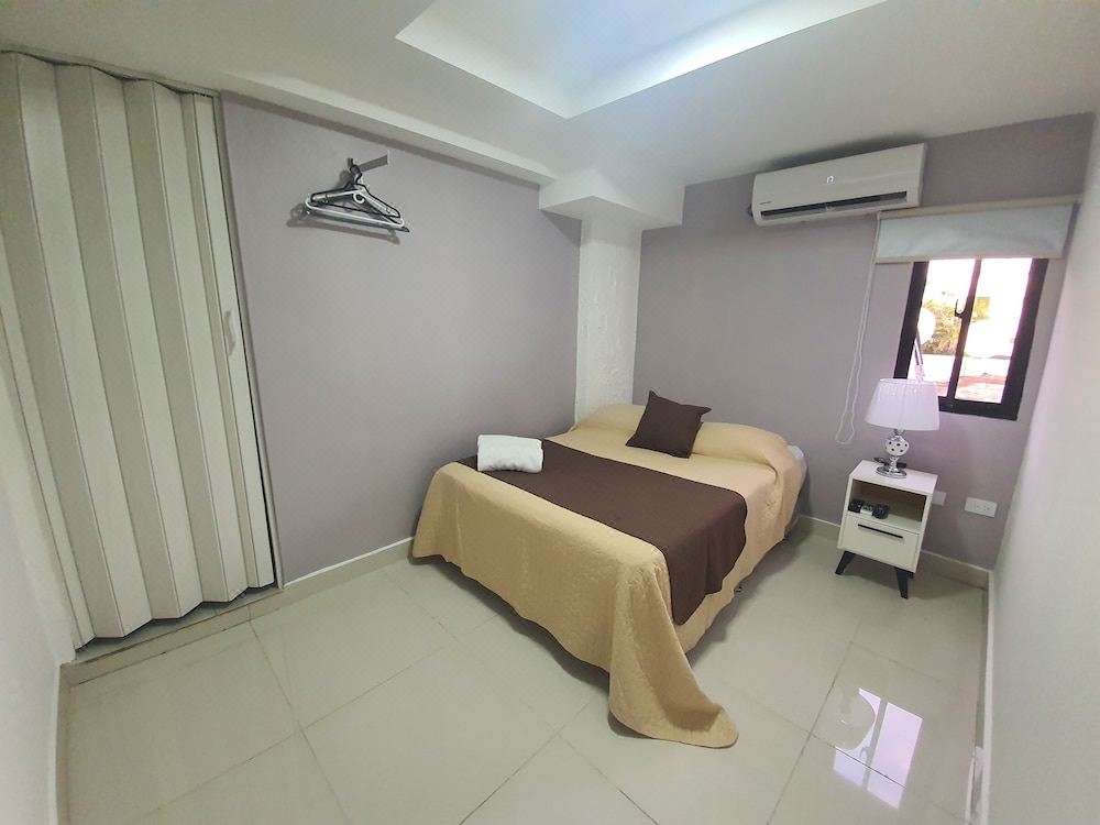 Malecon Standard Rooms - 2 - Santo Domingo