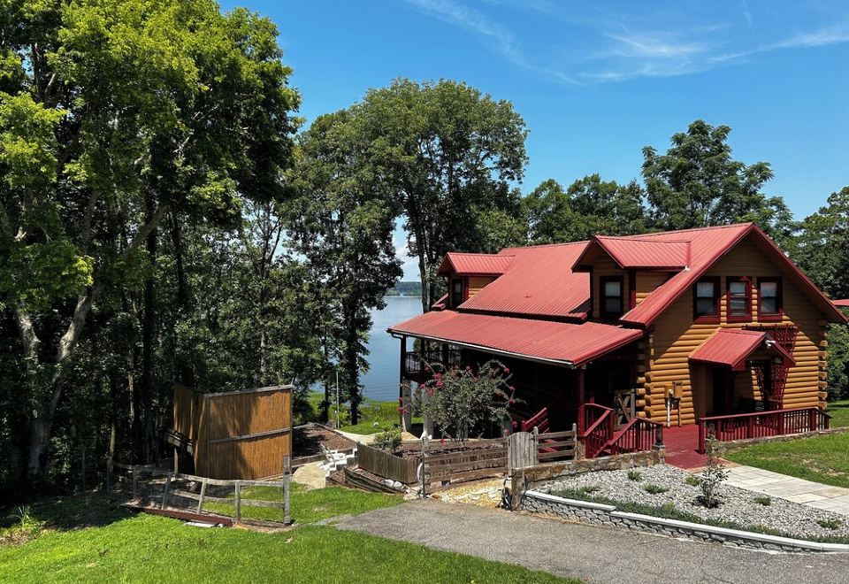Lakefront log cabin over looking Walter George Reservoir, aka Lake ...