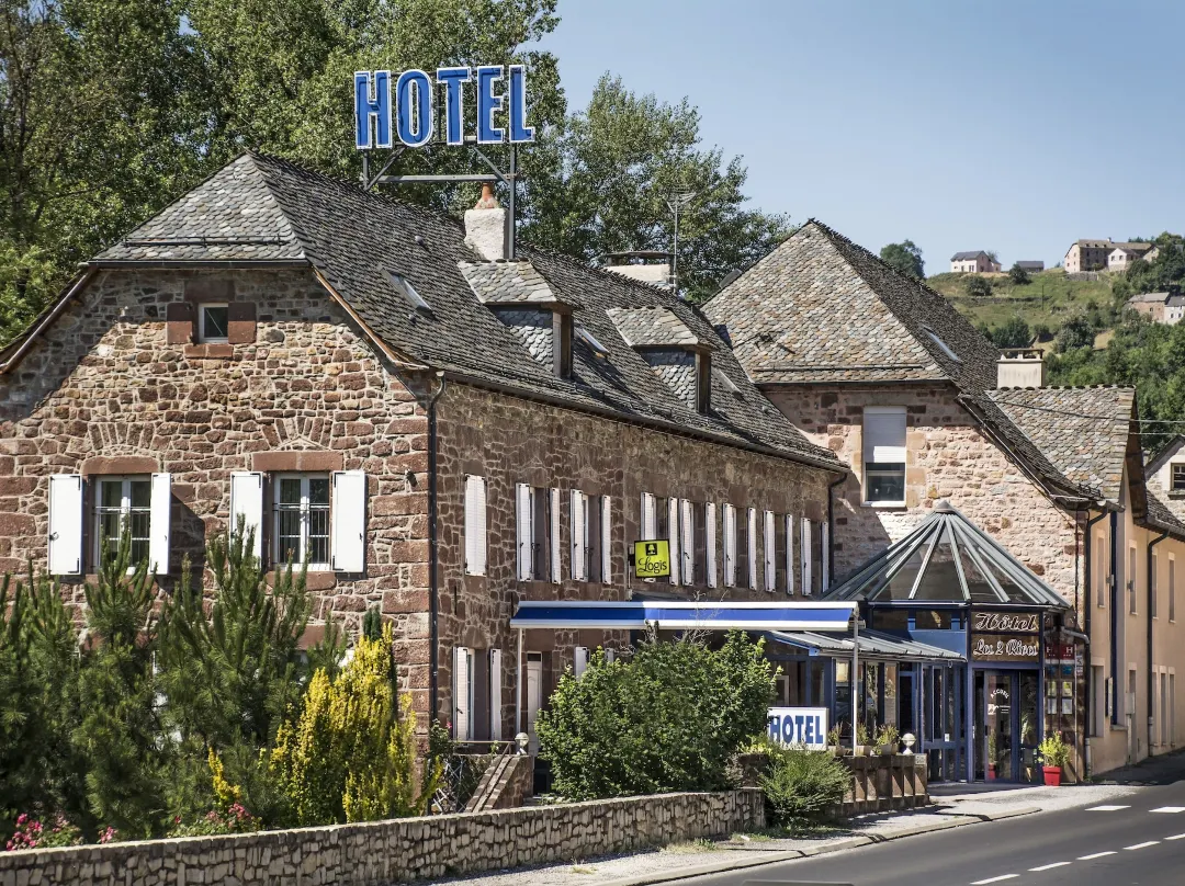 Logis Hôtel Les 2 Rives - Banassac