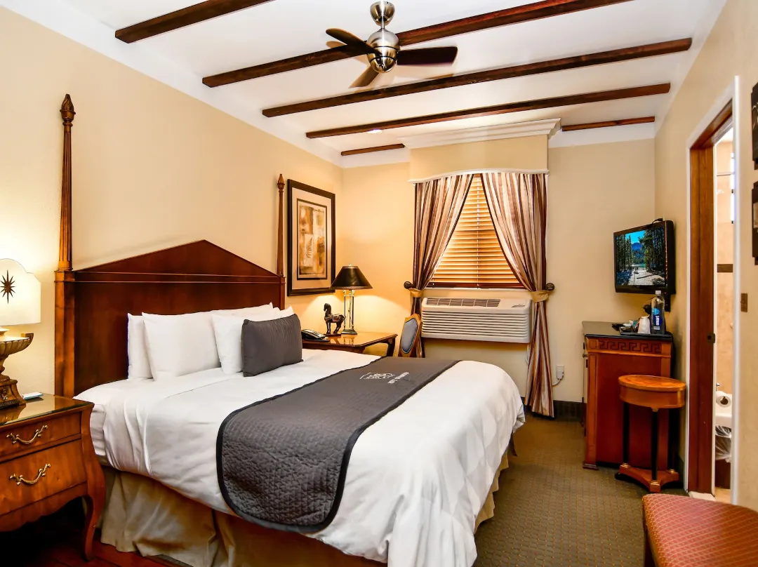 Brand Plaza Hotel - Burbank, CA