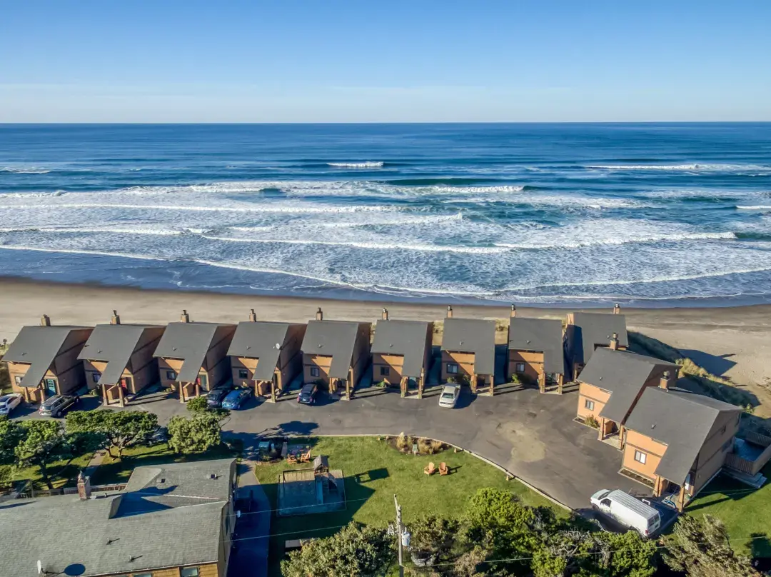 Private Deck And Ocean Views - Luxurious Coastal Retreat - Neskowin, OR