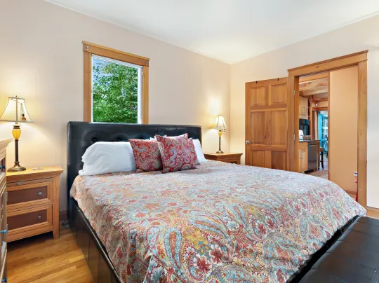 Charming Bungalow With Serene Outdoor Oasis - Inviting Retreat - San Juan Islands, WA