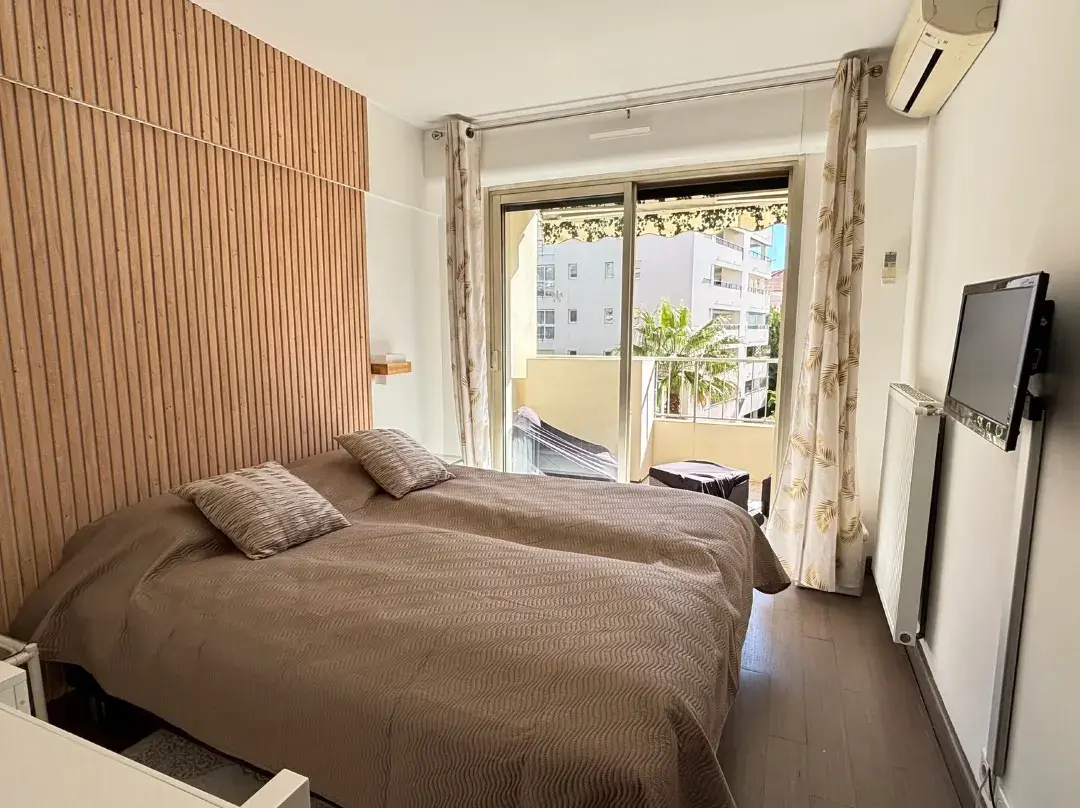 2 Pièces Moderne Parking Et Terrasse - Cannes