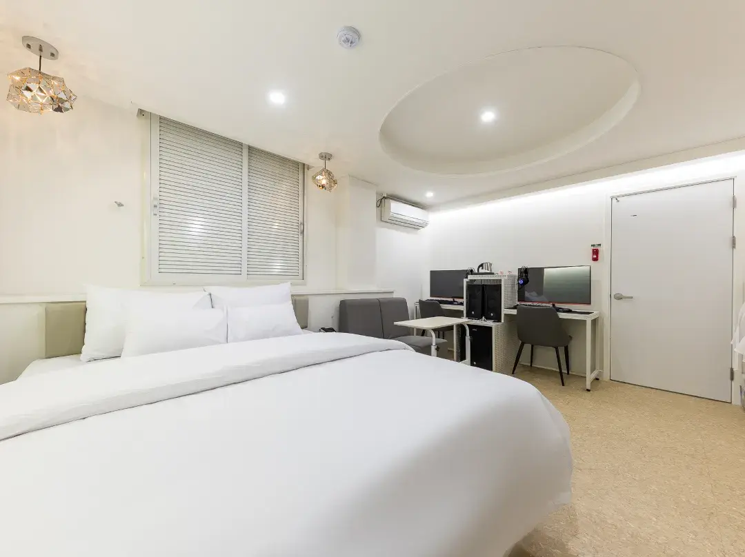 Cheonan Ikkeulim Hotel Amor Main Building - 쌍용동