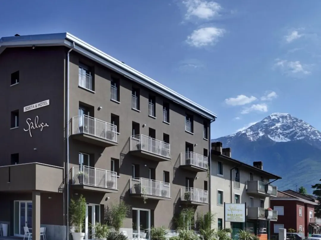 Spluga Sosta & Hotel - Lake Como