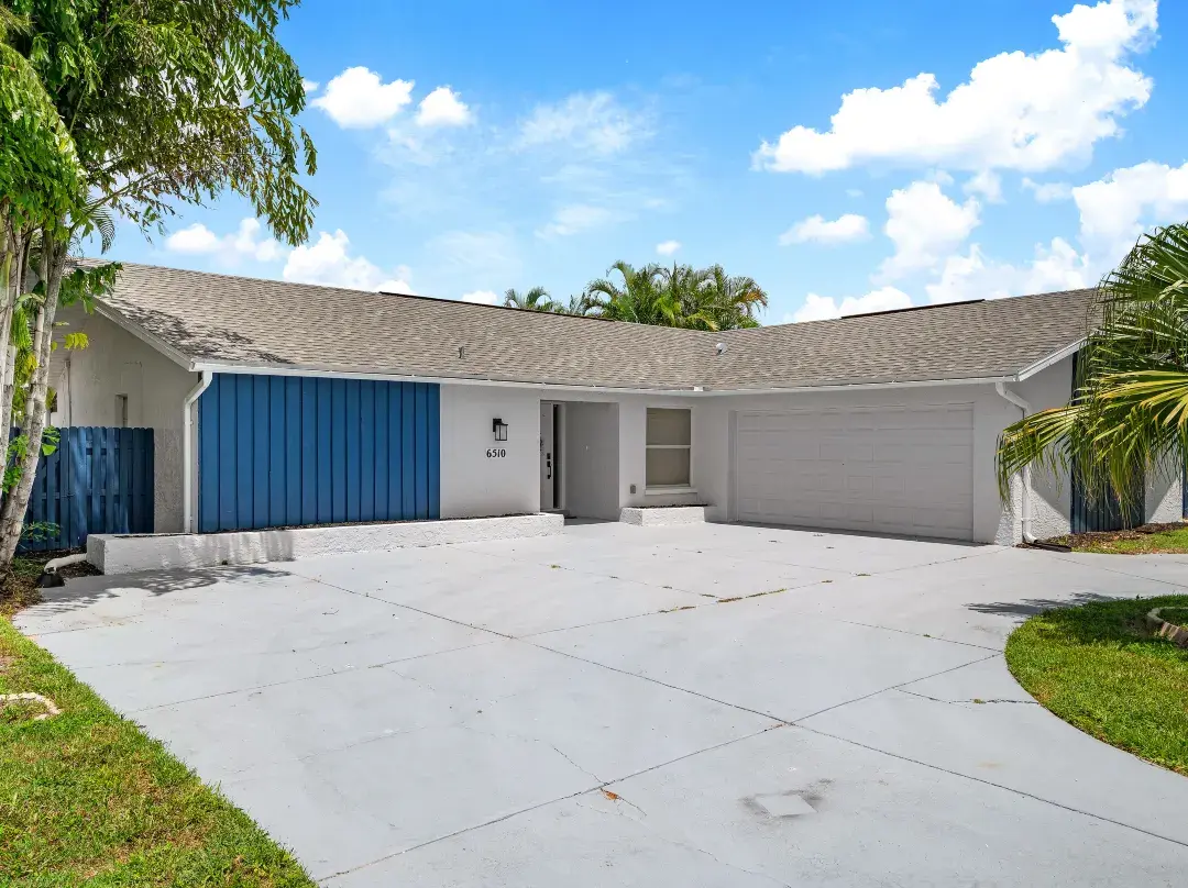 Stunning Oasis With Pool And Grill On Bloom Lagoon - Longboat Key, FL