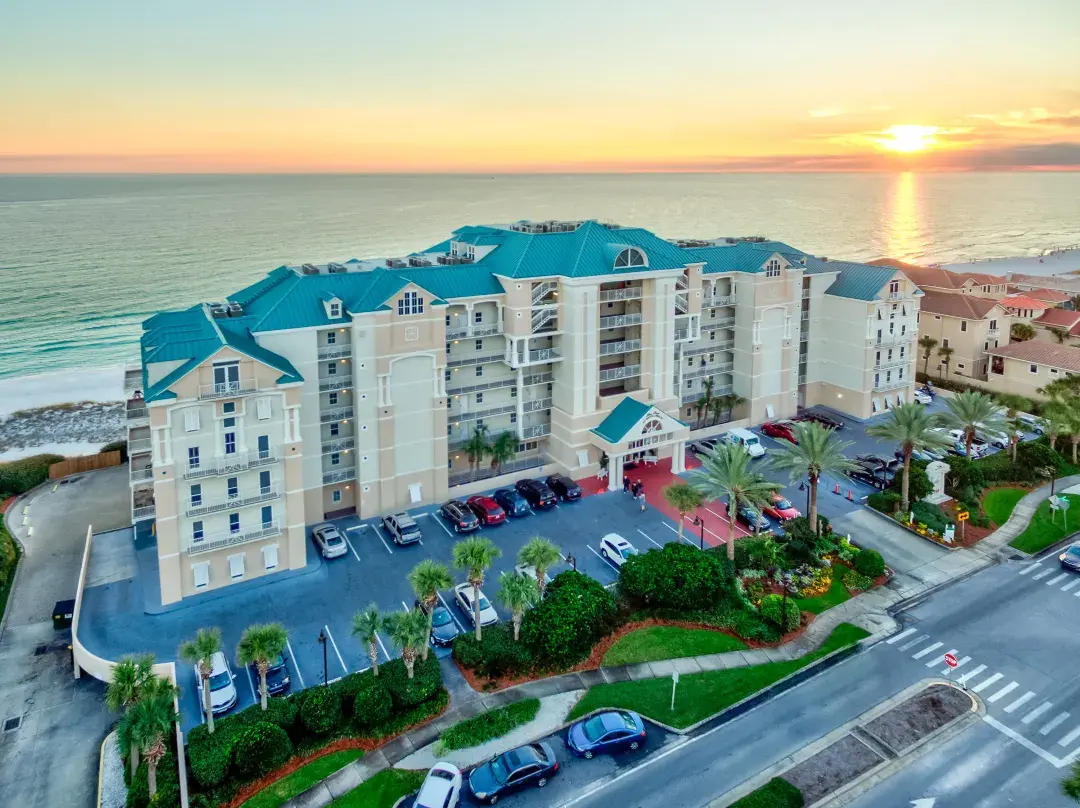 Stunning Balcony And Versatile Bonus Space - Exquisite Coastal Haven - Destin, FL