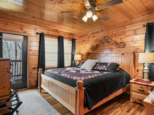 Hot Tub And Resort Pool - Spacious Family Retreat - Sevierville, TN