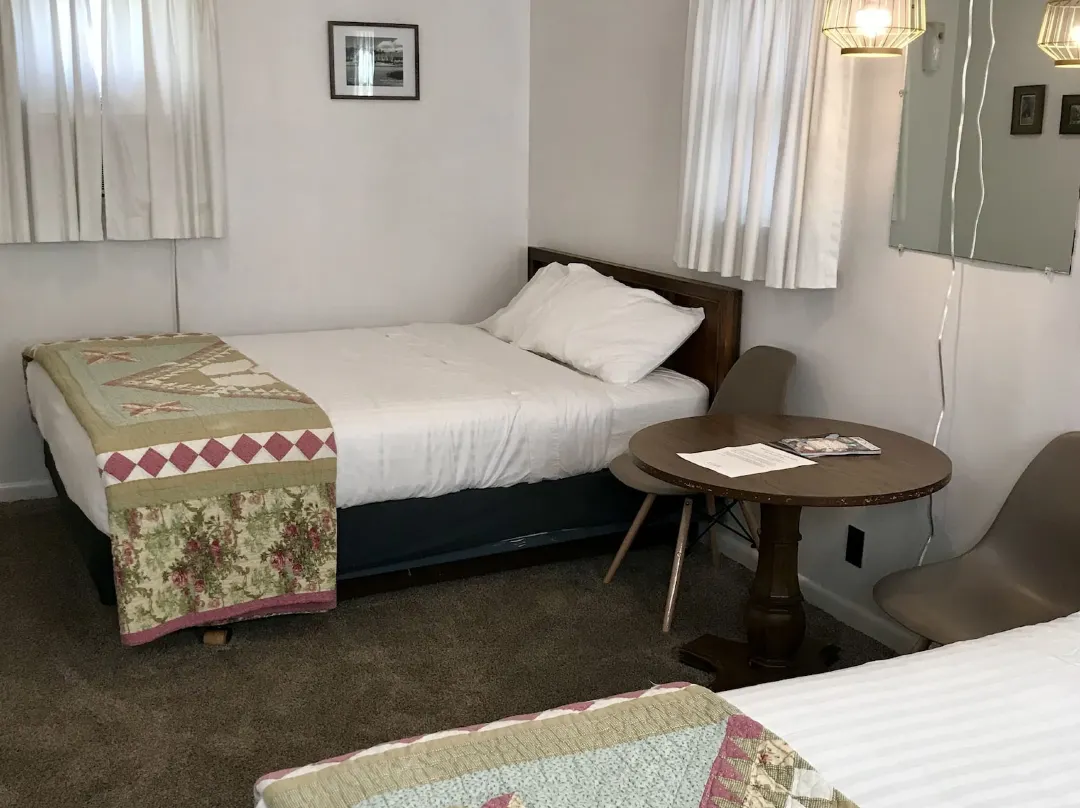 Chalet Motel - 