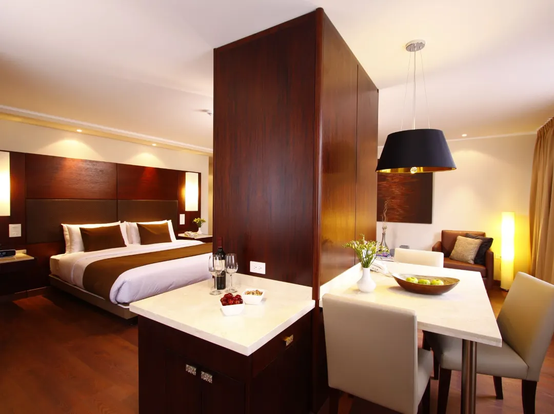 Hotel Reina Isabel - 키토