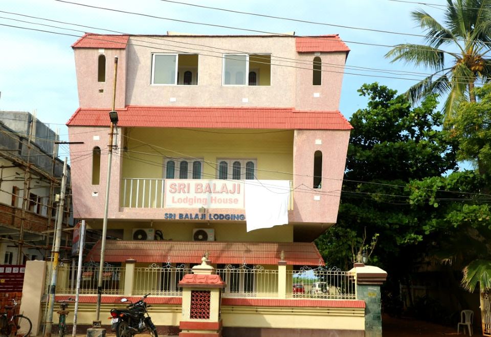 Sri Balaji Lodge, Tiruchendur (Prices & Reviews 2024) | Trip.com