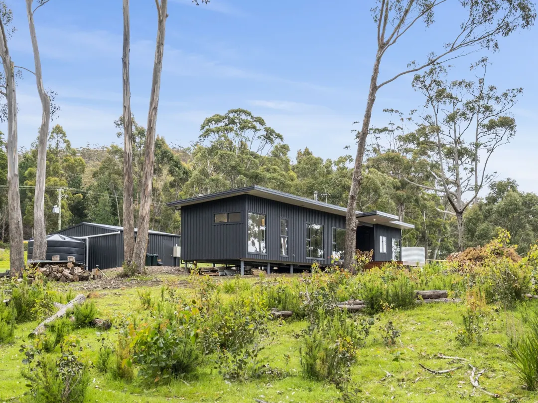 The Hide On Cloudy - Bruny Island