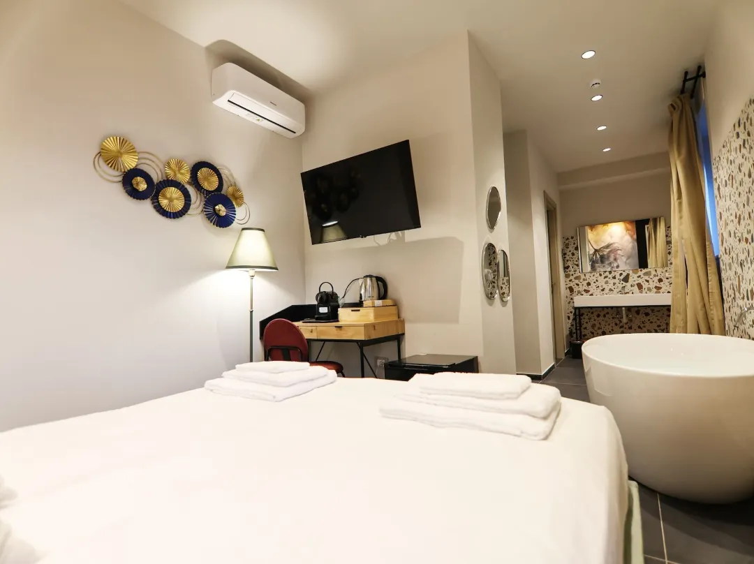 Noah Gate Hotel & Suites - Naples