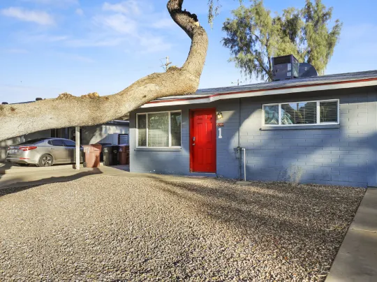 Cozy Retreat - Streaming Services, Futon Sofa, Patio - Scottsdale, AZ