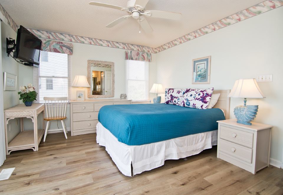 Oceanfront Elegance - Waterfront, Deck, Grill, Yard, View | Trip.com