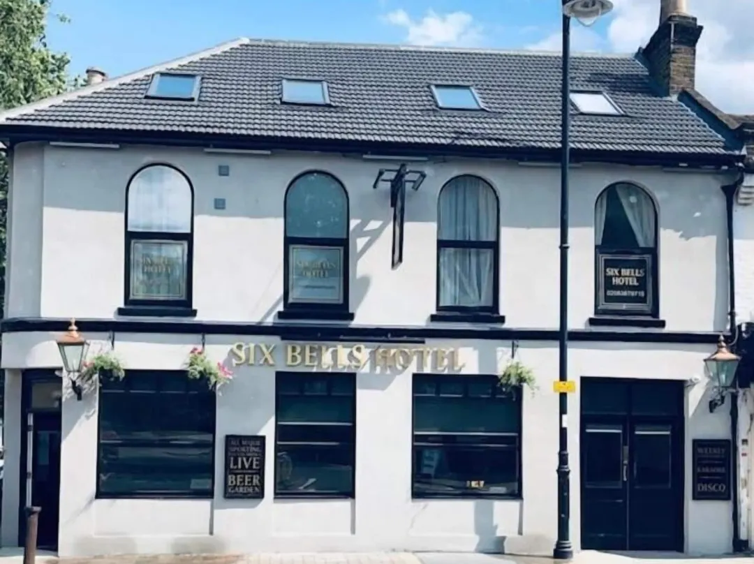 The Six Bells Hotel - Enfield