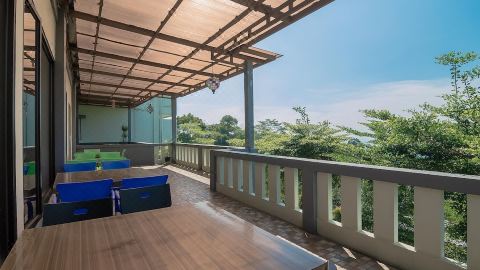 RedDoorz Premium @ Fafa Hills Resort Puncak-Gununggeulis Updated 2022 ...