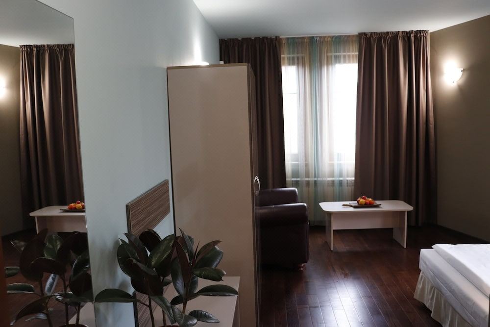 Roots Hotel And Wine Bar - Plovdiv
