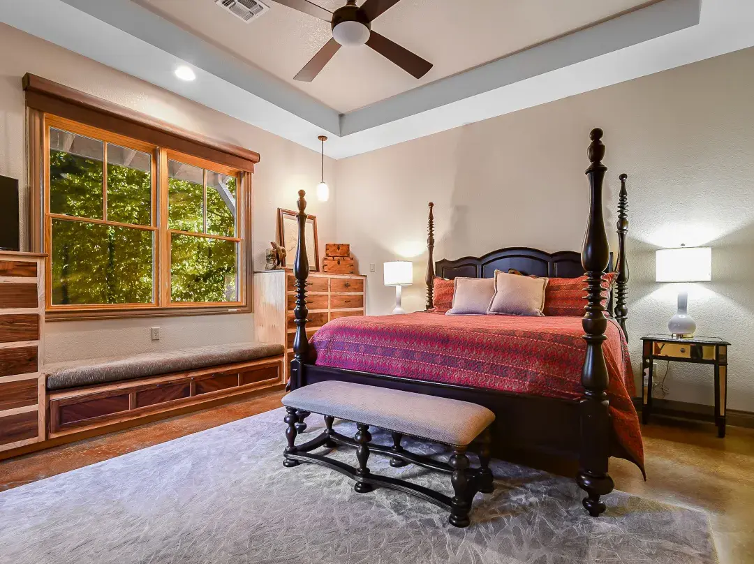 Spacious Game Room And Private Backyard Oasis - Stunning Retreat - Fredericksburg