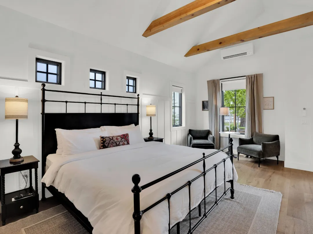The Scout Boutique Cottages - Sisters, OR