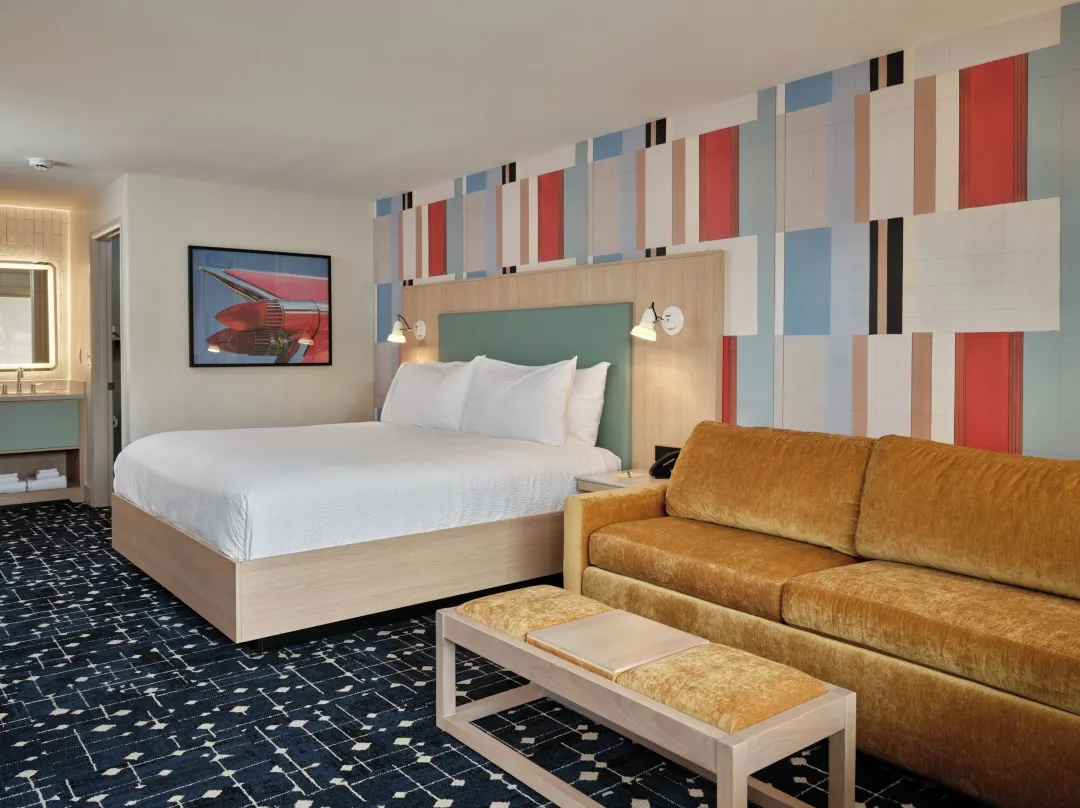 Colony House Motor Lodge - Smith Mountain Lake, VA