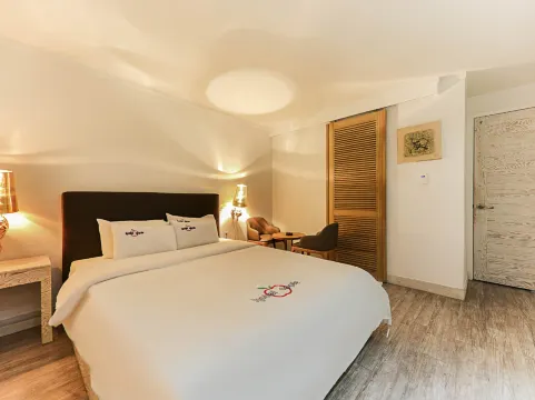 Chungju Apple Hotel - Jeollabuk-do