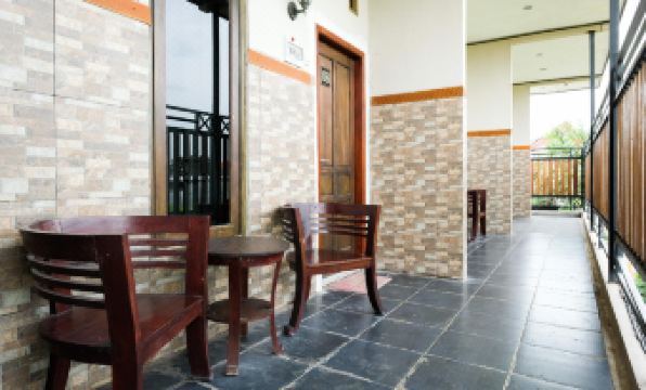 RedDoorz Near Mojokerto Train Station,Prajurit Kulon- Harga & Promo ...
