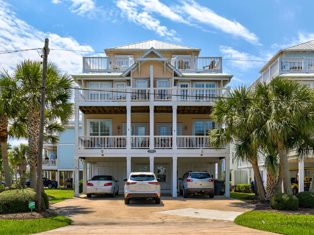Stunning Ocean Views And Rooftop Deck - Exquisite Coastal Retreat - Carolina Beach, NC