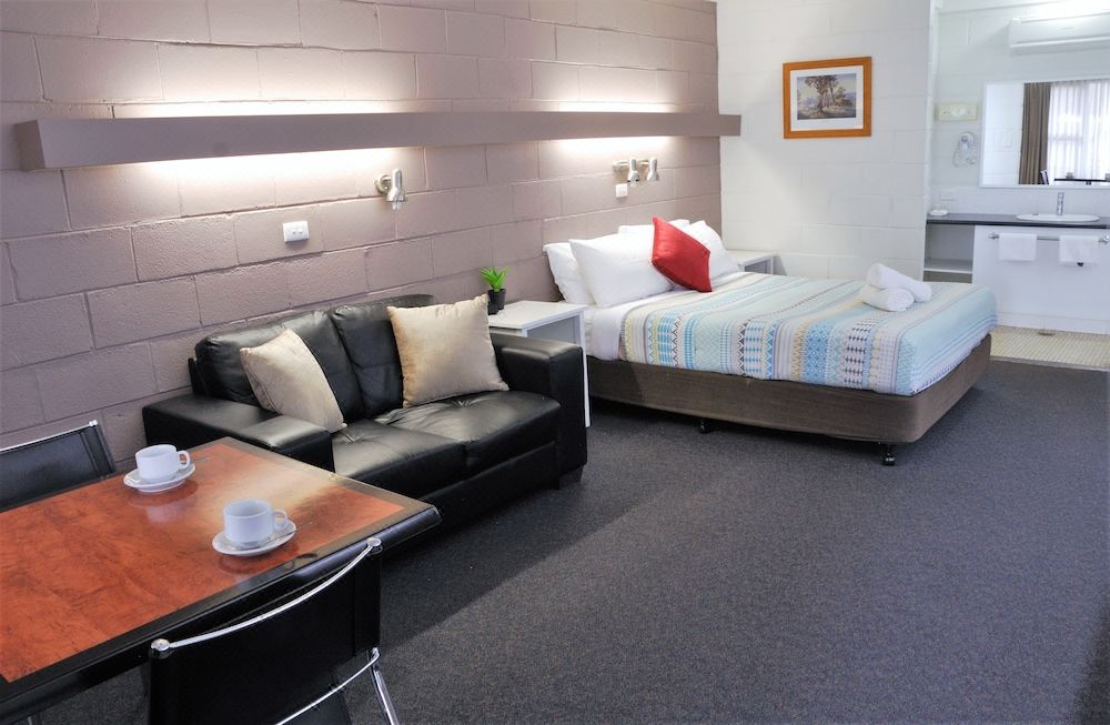 Mayfair Motel - West Wyalong