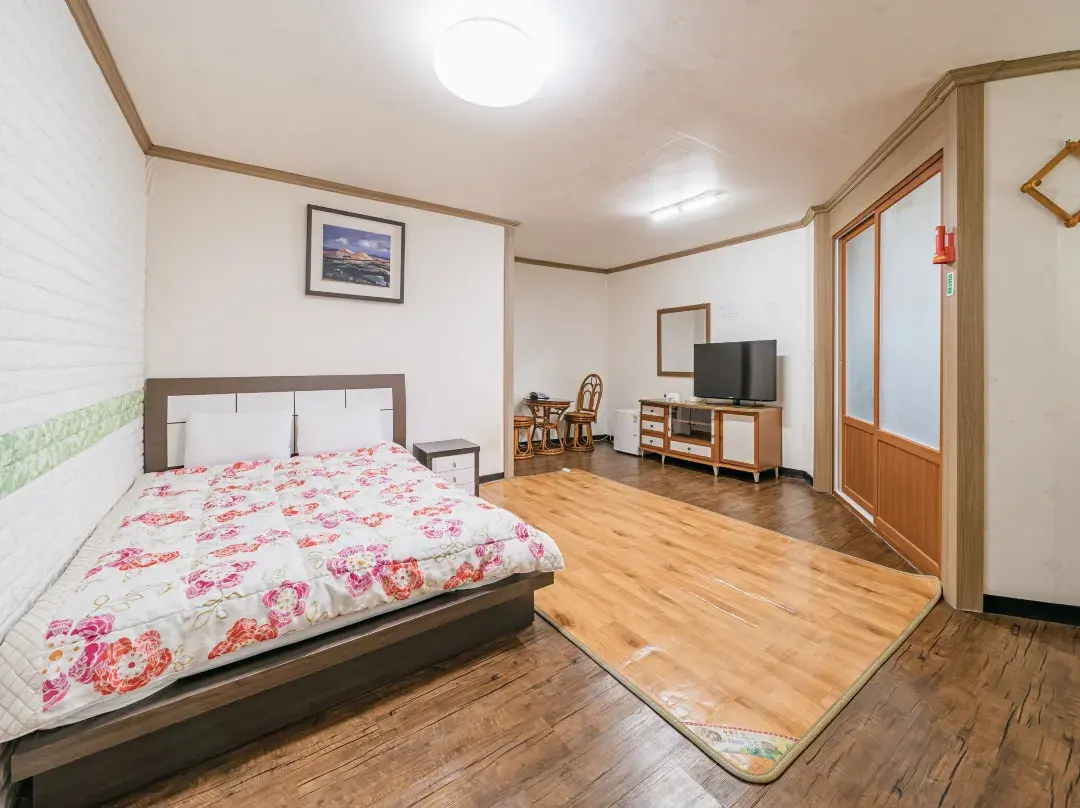 Jeju Yeongsung Motel - Jeju-si