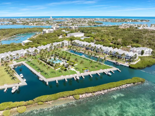 Sunset Views And Spacious Living - Stunning Coastal Haven - Duck Key, FL