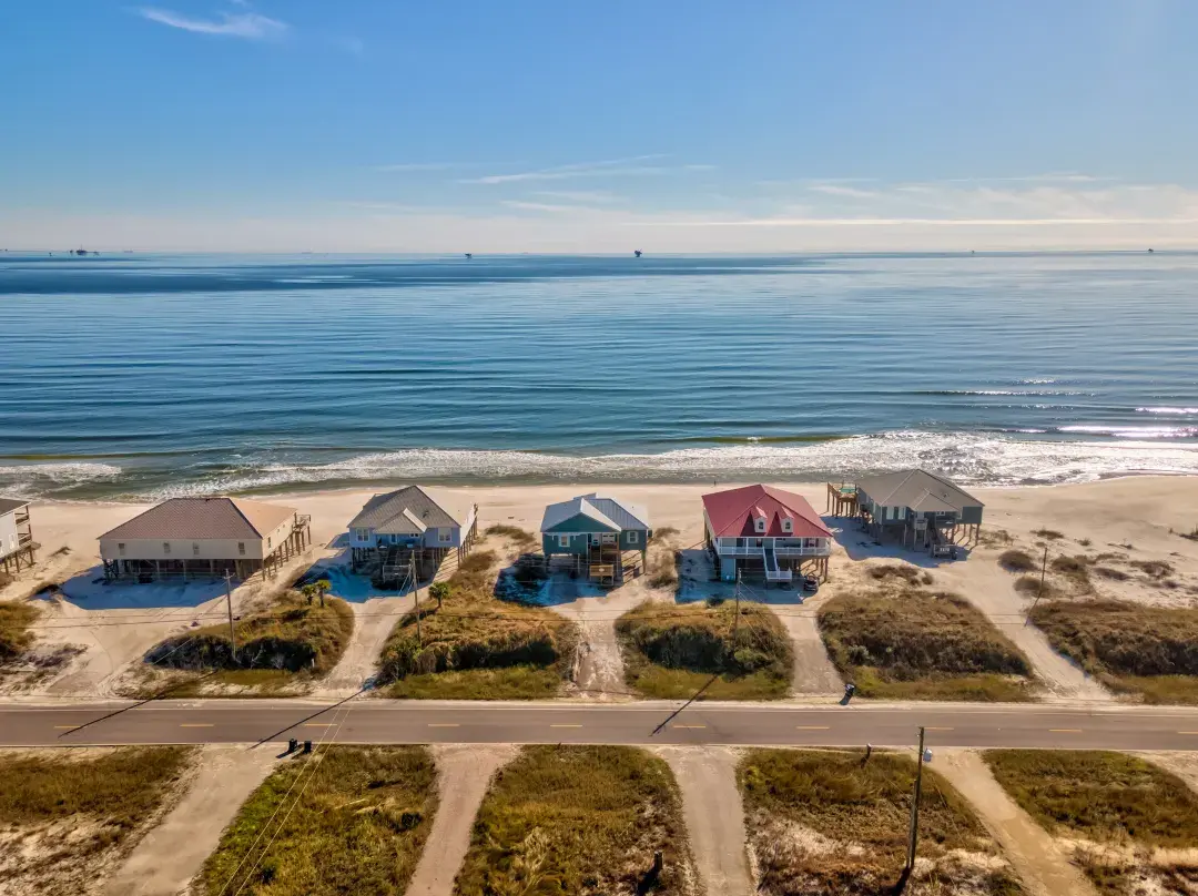 Expansive Beachfront Area And Elevated Deck - Stunning Coastal Retreat - Dauphin Island, AL