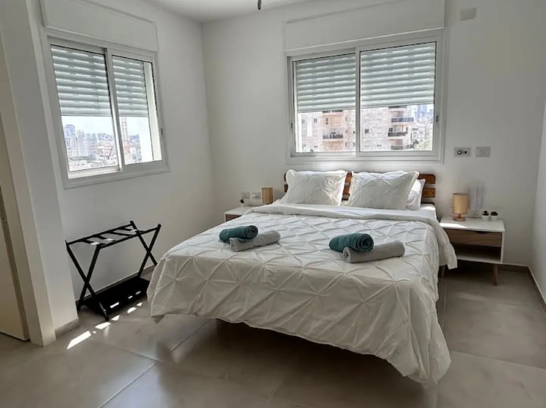 Sea Breeze Netanya Retreat By Sea N' Rent - Israel