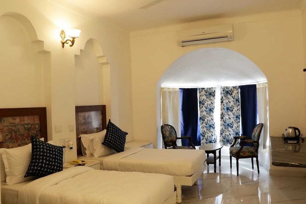 Hotel Meera Udaipur - Udaipur