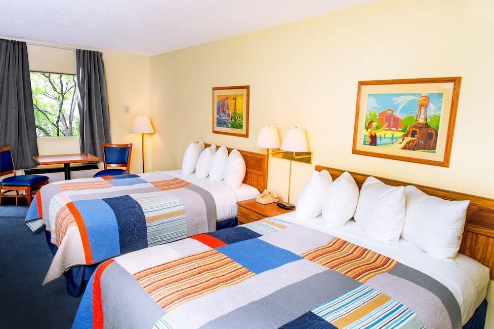 Grand Country Waterpark Resort - Branson, MO