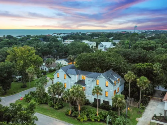 Luxurious Private Pool And Outdoor Oasis - Charming Coastal Retreat - Isle of Palms, SC