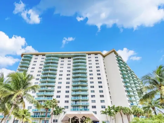 Fitness Center And Tennis Courts - Charming Beachside Escape - North Miami, FL