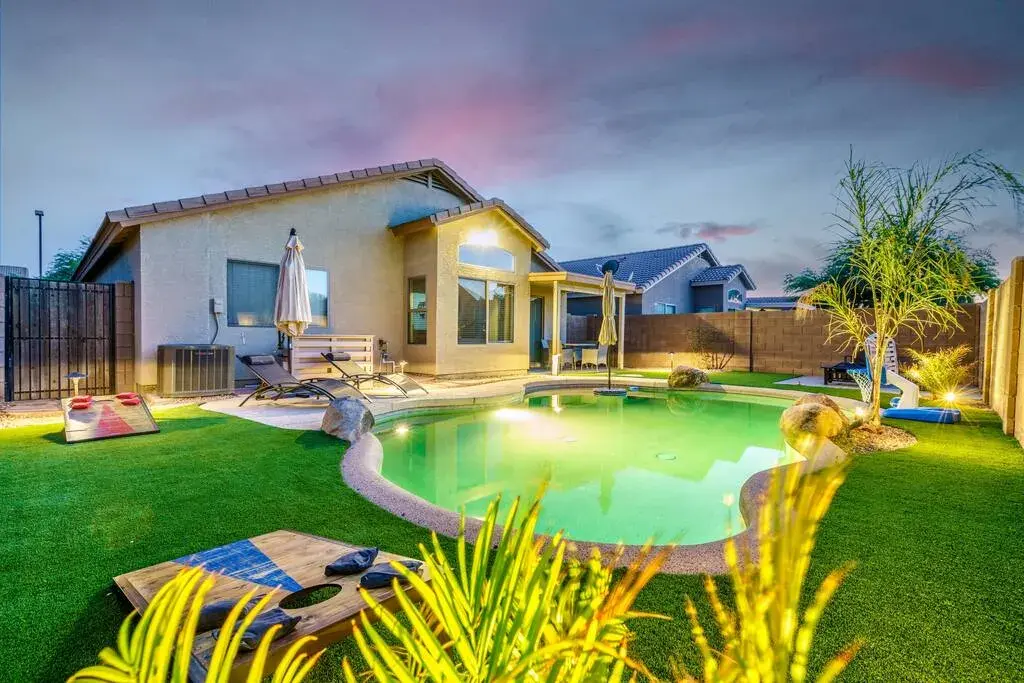 Outdoor Pool And Fire Pit - Charming Arizona Escape - 글렌데일