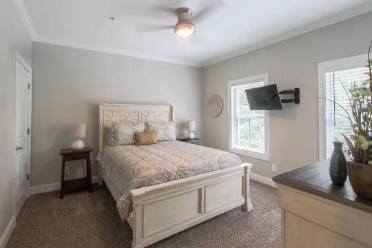 Luxe Kitchen And Spacious Living Area - Charming Low Country Haven - Bluffton, SC