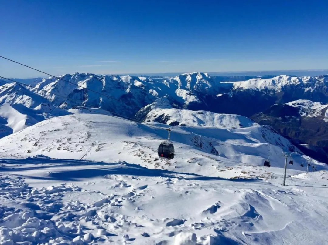 Top-floor Tranquility Stay - Les Deux Alpes