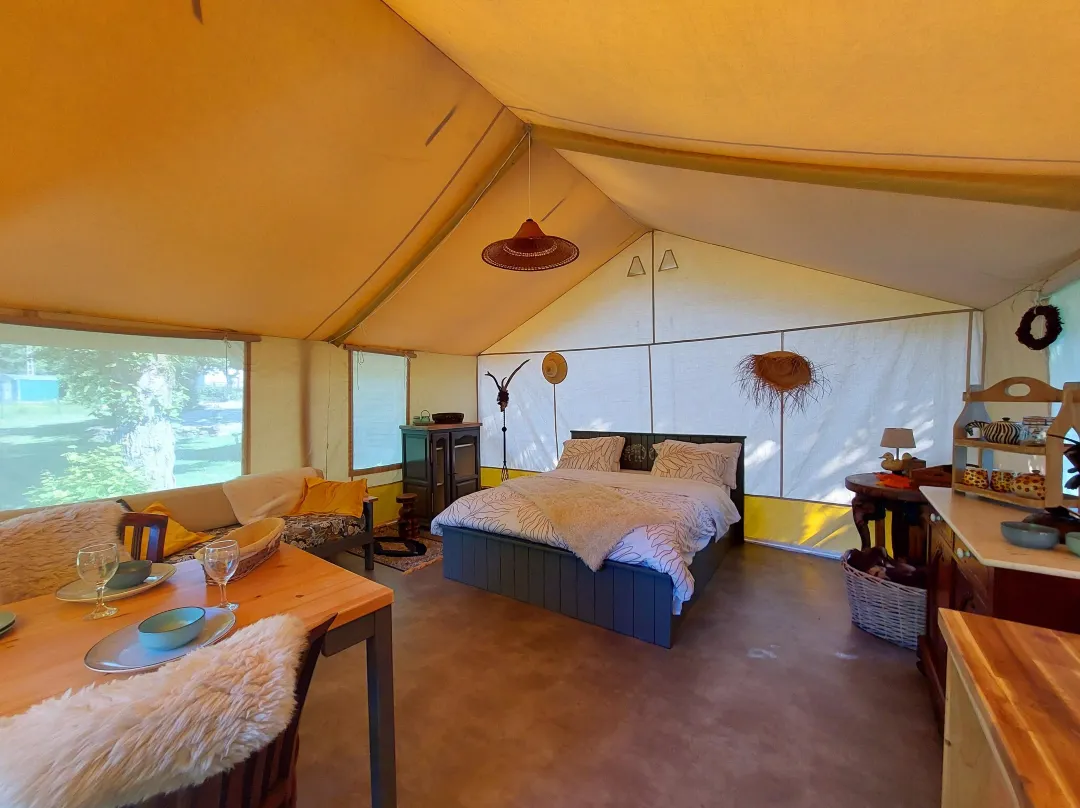 Romantic Safari Tent Lodge - Charente