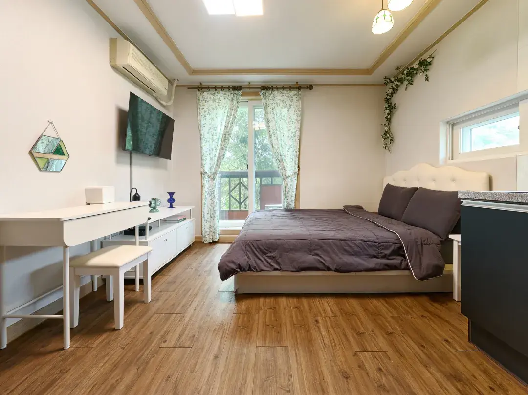 Chuncheon Fox Shade - Icheon-si
