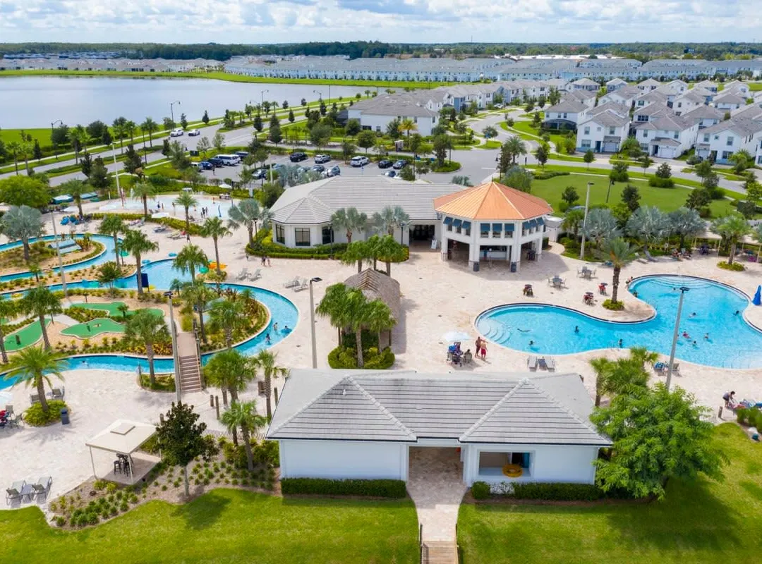Private Pool And Themed Rooms Await You - Luxurious Escape - Kissimmee