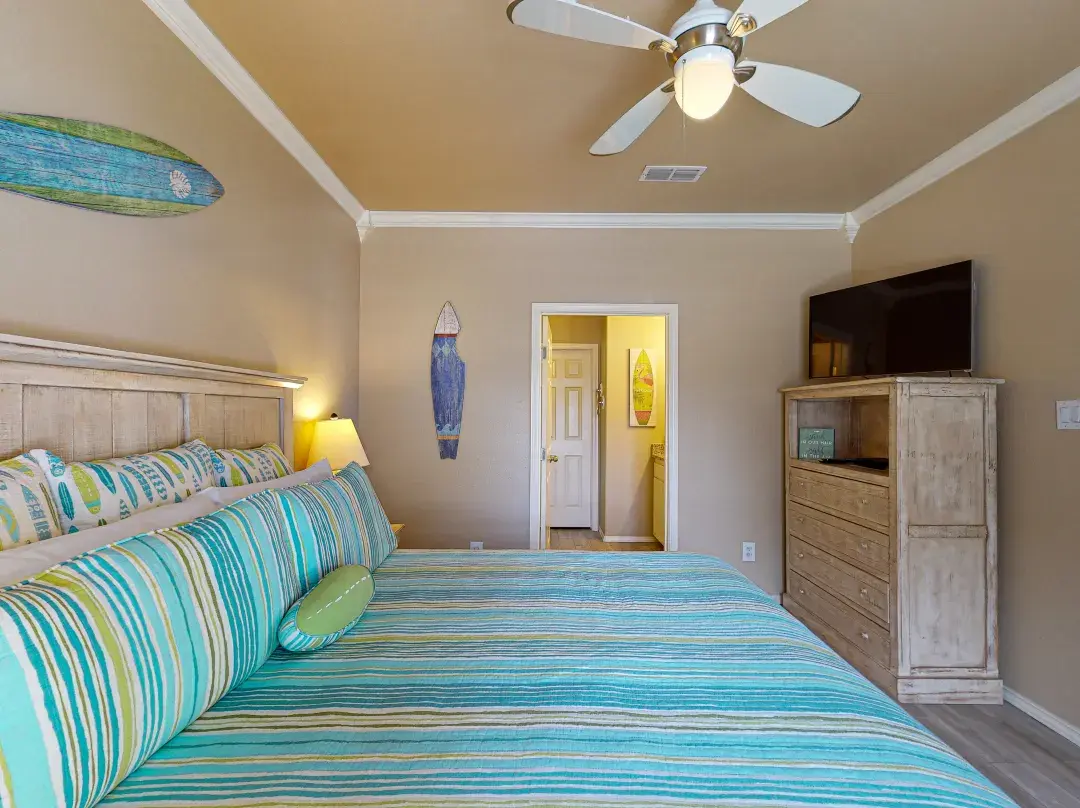 Shared Pool, Near Beach, Pet Friendly - Port Aransas, TX