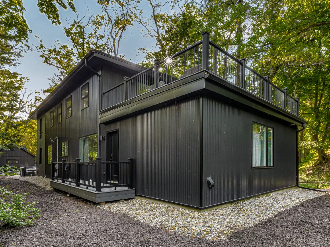 Stunning Outdoor Oasis With Hot Tub And Fire Pit - Elegant Retreat - New Buffalo, MI