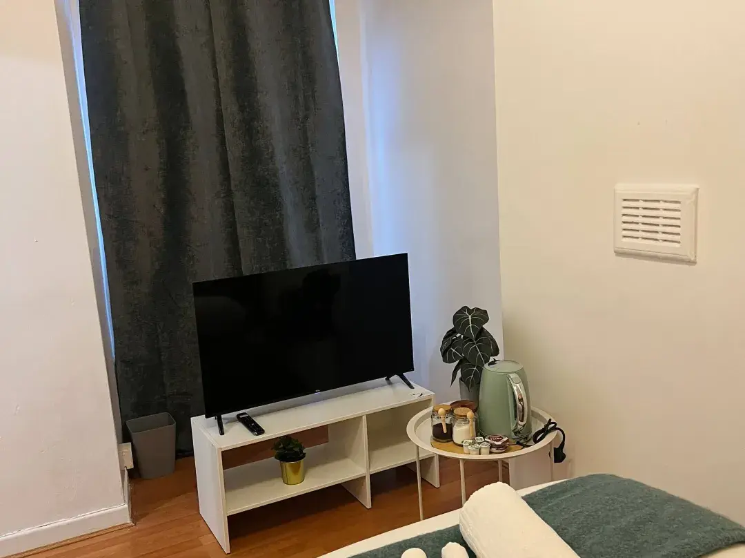 Cozy Guest Room In Central Manchester - Ideal For Short Stays - Cheshire