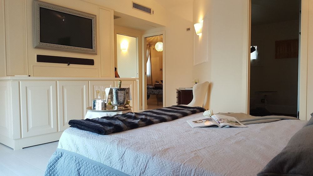 White House Luxury Hospitality - Olbia