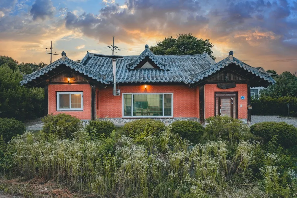 Chuncheon Viandante Dokchaehanok - Yeoju-si
