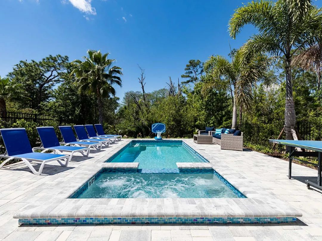 Spacious Living Area And Home Theater - Lavish Family Retreat - Four Corners, FL